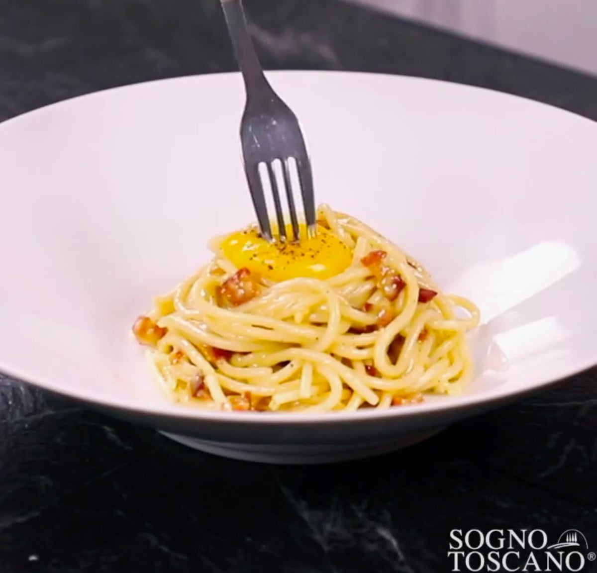 AUTHENTIC SPAGHETTI CARBONARA — Sogno Toscano